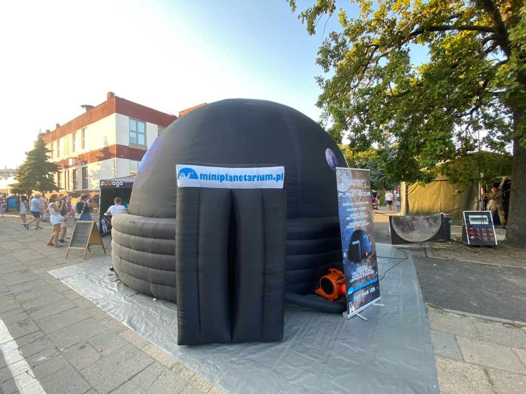 miniplanetarium.pl – Mobilne planetarium i obserwatorium astronomiczne